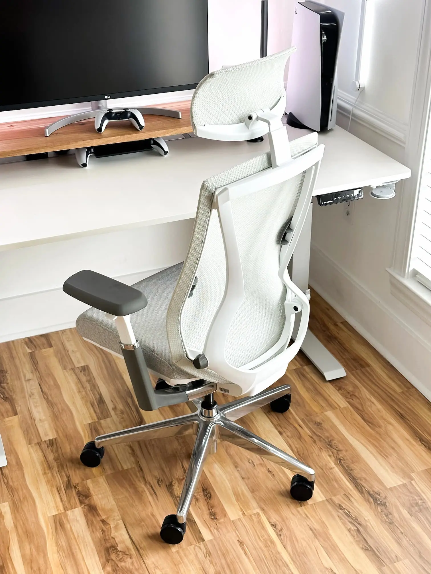 Office Chair Keeps Sinking? Causes and Fixes That Actually Work | Tips ...